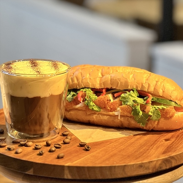 (Set) Roast Pork Belly (Banh Mi Heo Quay) Baguette