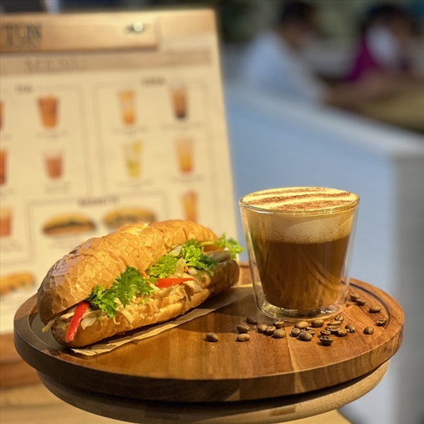 (Set) Shredded Chicken (Banh Mi Ga) Baguette